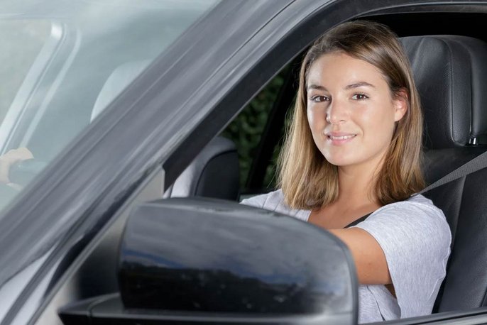 Samochód bez prawa jazdy? Jaki to pojazd? | UNIQA